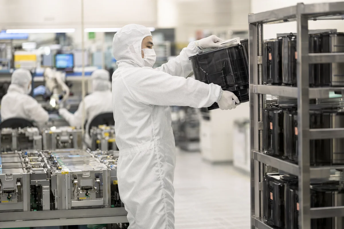 Ultra Clean Q1 revenue $533.7M, Q2 outlook $565M-$605M | UCTT Stock News